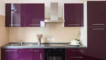 The Royal Story | Cozinha privada | Um frigorífico/congelador grande, um micro-ondas, um forno