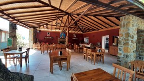 Pequenos-almoços e jantares servidos 