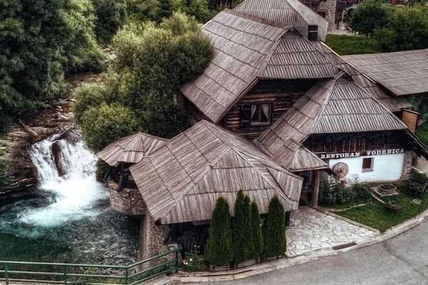 Café da manhã com pratos da culinária local grátis todos os dias