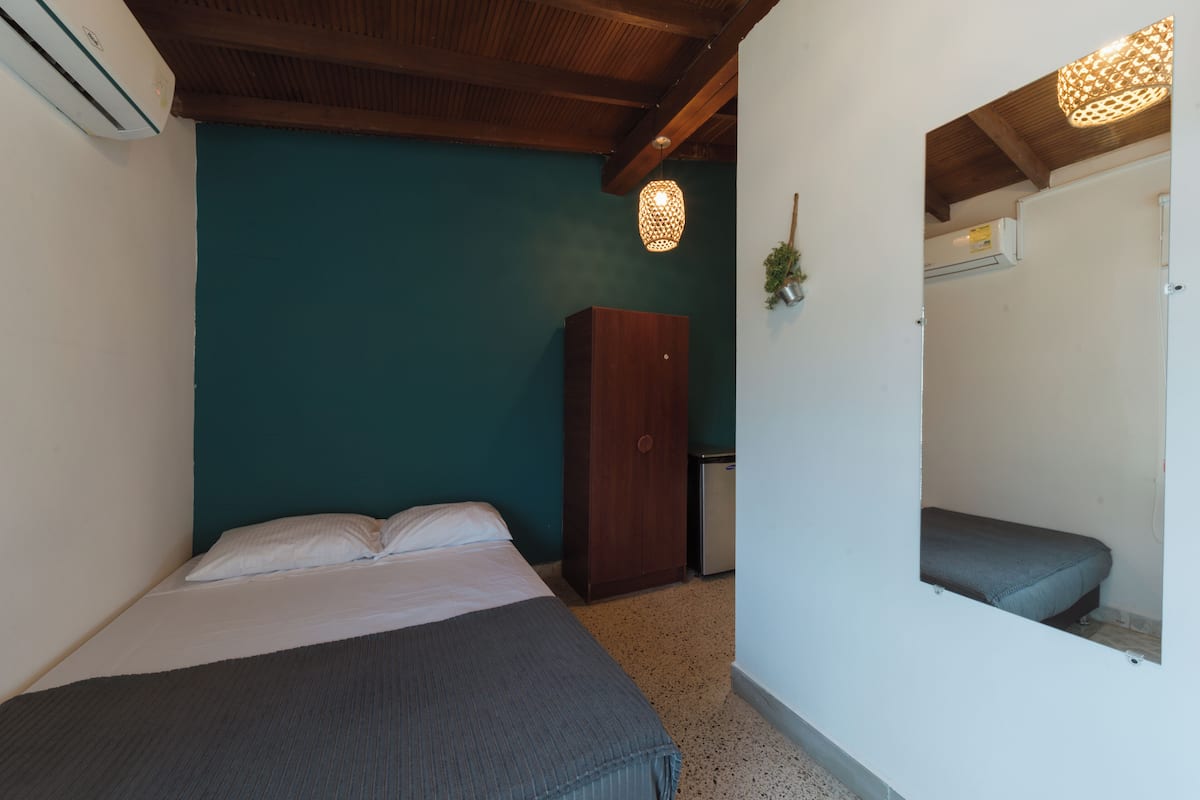 Quartos insonorizados, Wi-fi grátis, roupa de cama fornecida