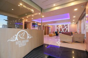 Área de estar no saguão