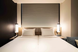 Quarto duplo standard (Credit Cards Only) | Cofres nos quartos, quartos à prova de som, Wi-Fi de cortesia