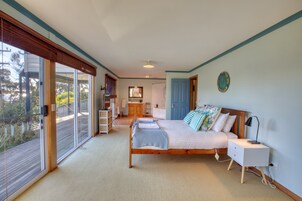 Casa, 4 quartos | 4 quartos, ferros/tábuas de passar roupa, Wi-Fi de cortesia
