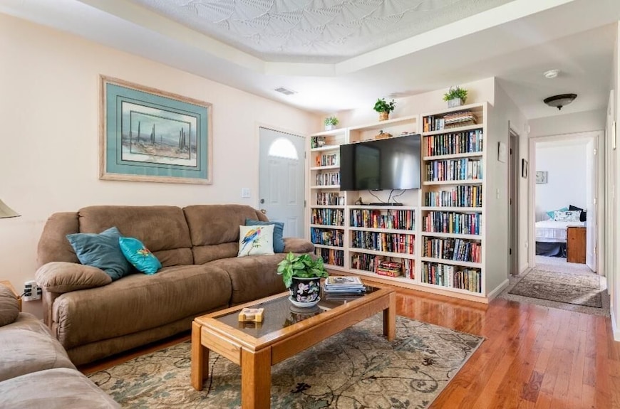 Upscale 1 Story 3 Bd 2 Ba On Bourbon Trail Close To Town 4 Beds/3 Xl Beds + Q/s - Springhill Winery, Bloomfield