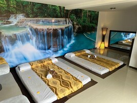 Hammam, hidroterapia, aromaterapia, massagens de pedras quentes 