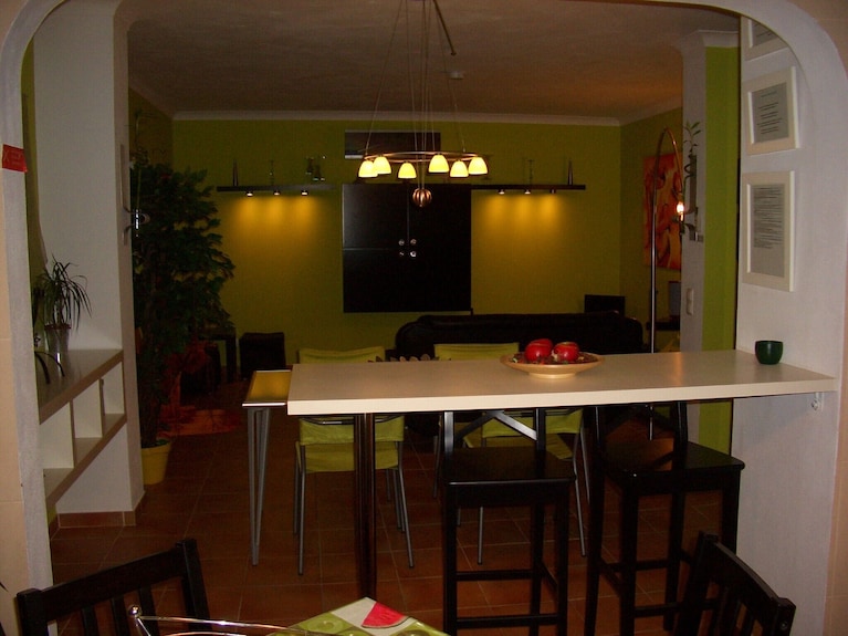 Stylish Retreat Near Beach\ncentre + Pool - Algarve