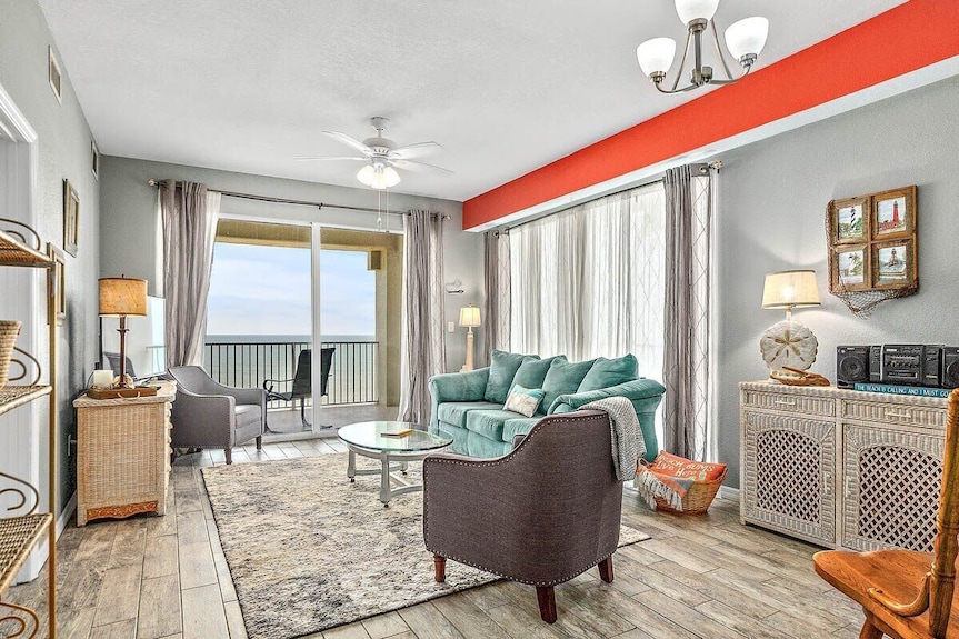 Beachfront Penthouse With Balcony & Resort Pools - Washington Oaks Gardens State Park, Palm Coast