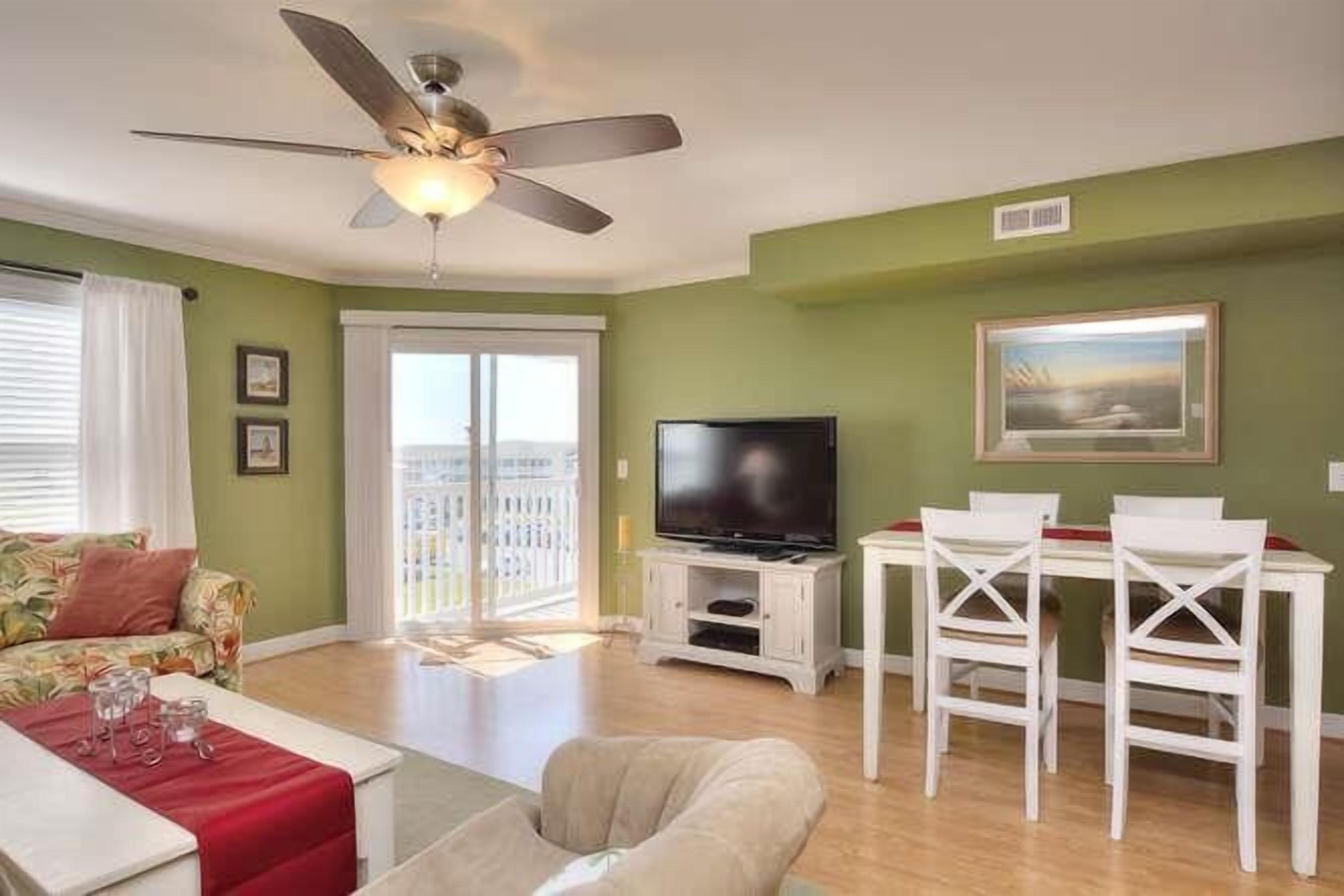 Absolutely Beautiful,3br/2.5ba Ocean View Condo-close To Pool-elevators-sleeps6 - Oak Island, NC