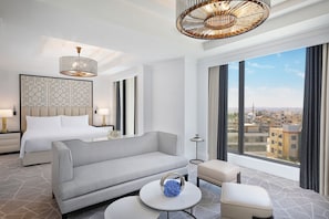 Roupas de cama antialérgicas, camas com colchões pillow-top, frigobar