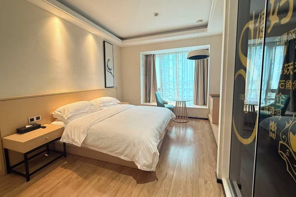 Quarto Duplo | Roupa de alta qualidade, camas de colchão pillowtop, secretária 