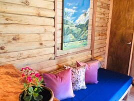 Cabana de Madeira Clássica, 1 cama de casal, frigorífico, vista para o vale | Com decoração personalizada, com mobília individualizada 