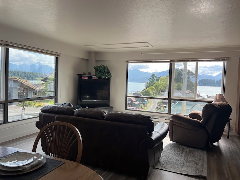 Downtown Apt 6 W/ Panoramic Ocean & Mountain Views - Sitka, AK