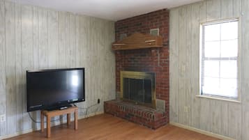 Suíte, 2 quartos, para fumantes | Ferros/tábuas de passar roupa, Wi-Fi de cortesia, roupa de cama