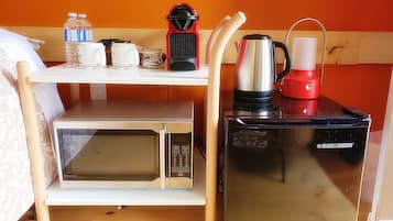 Cabana com design assinado, 1 cama Queen, vista para o pátio | Café e/ou cafeteira