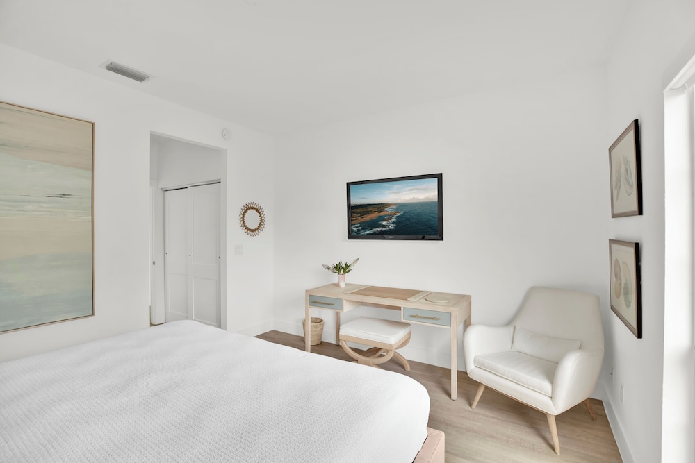 Island House Beach Villa - Vero Beach, FL