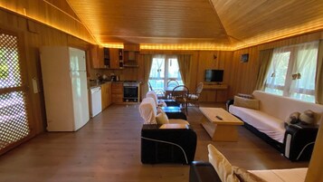 CANARIO FAMILY BUNGALOW HOUSE | Cozinha privada | Minifrigorífico, uma cadeira de bebé 