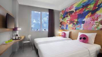 Standard Room | Frigobar, cofres nos quartos, escrivaninha, roupa de cama