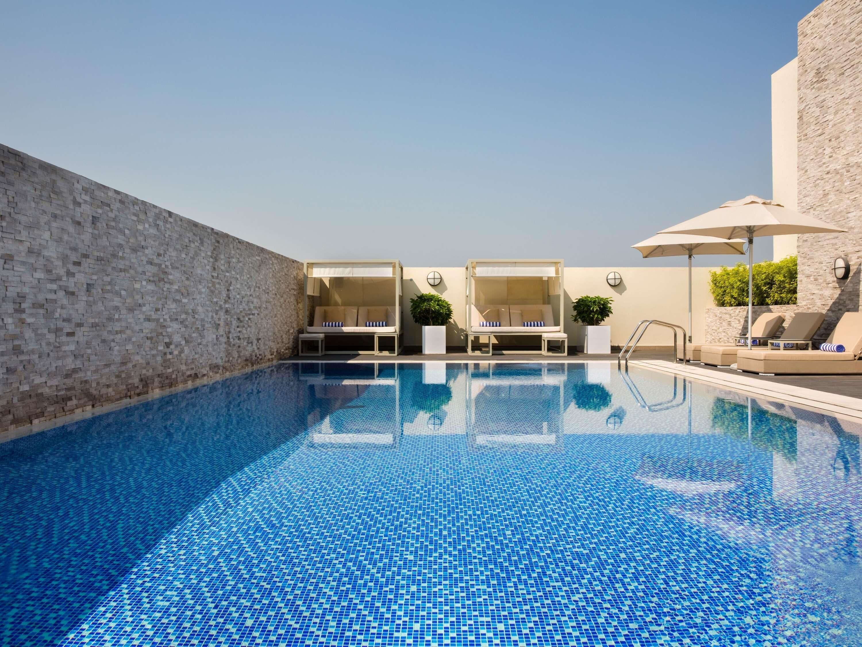 2 piscinas exteriores, da(s) 6:00 à(s) 22:00, espreguiçadeiras 