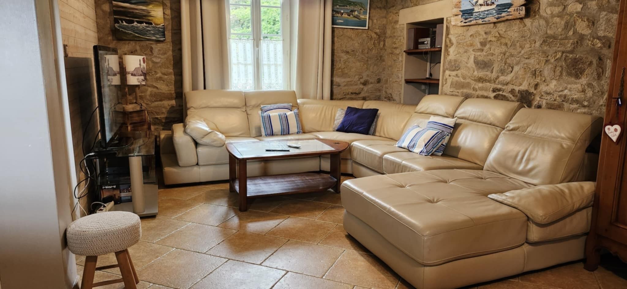 House Feet In The Water - Camaret-sur-Mer