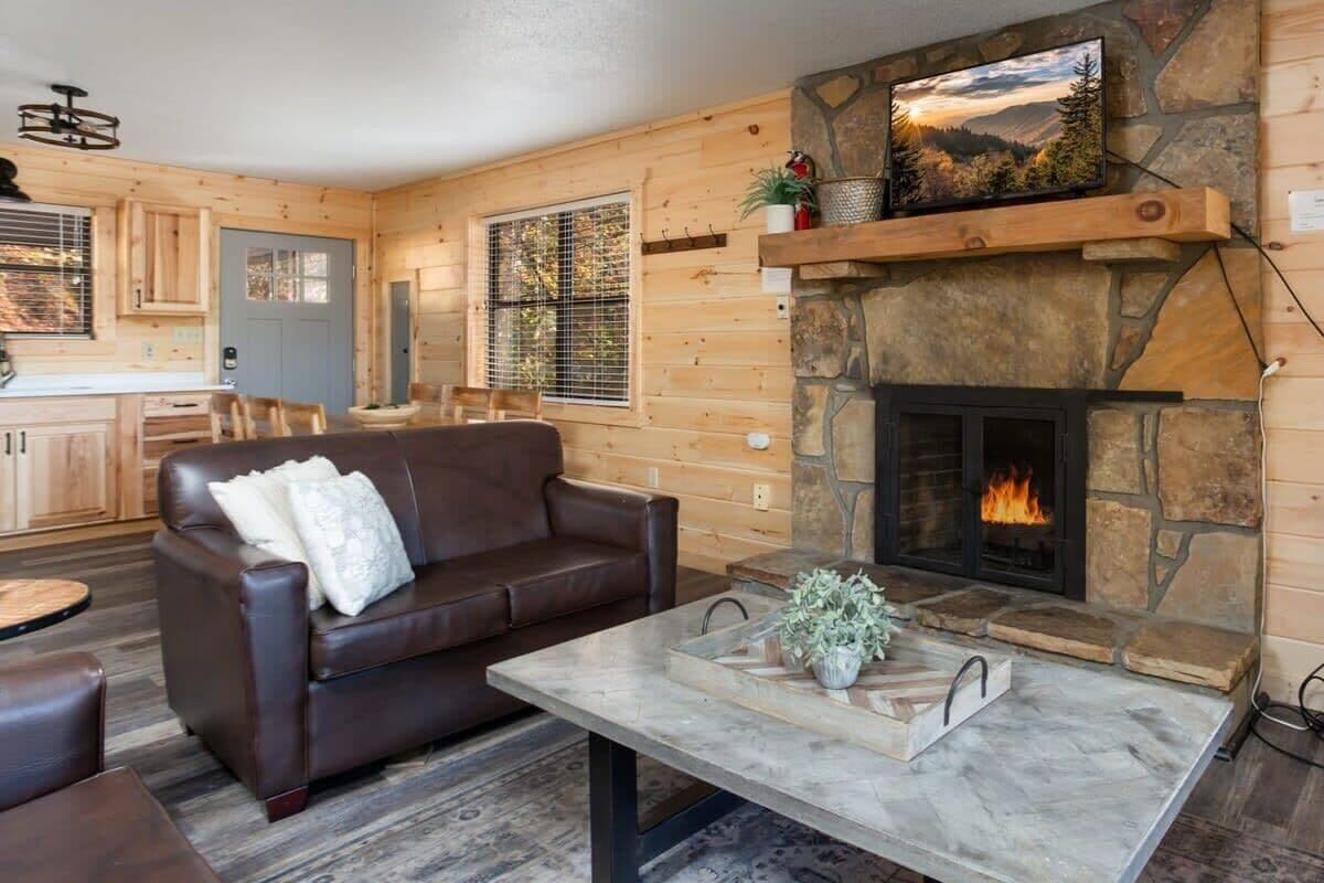 Gorgeous Mt. Leconte Views/gatlinburg/spacious - Gatlinburg, TN