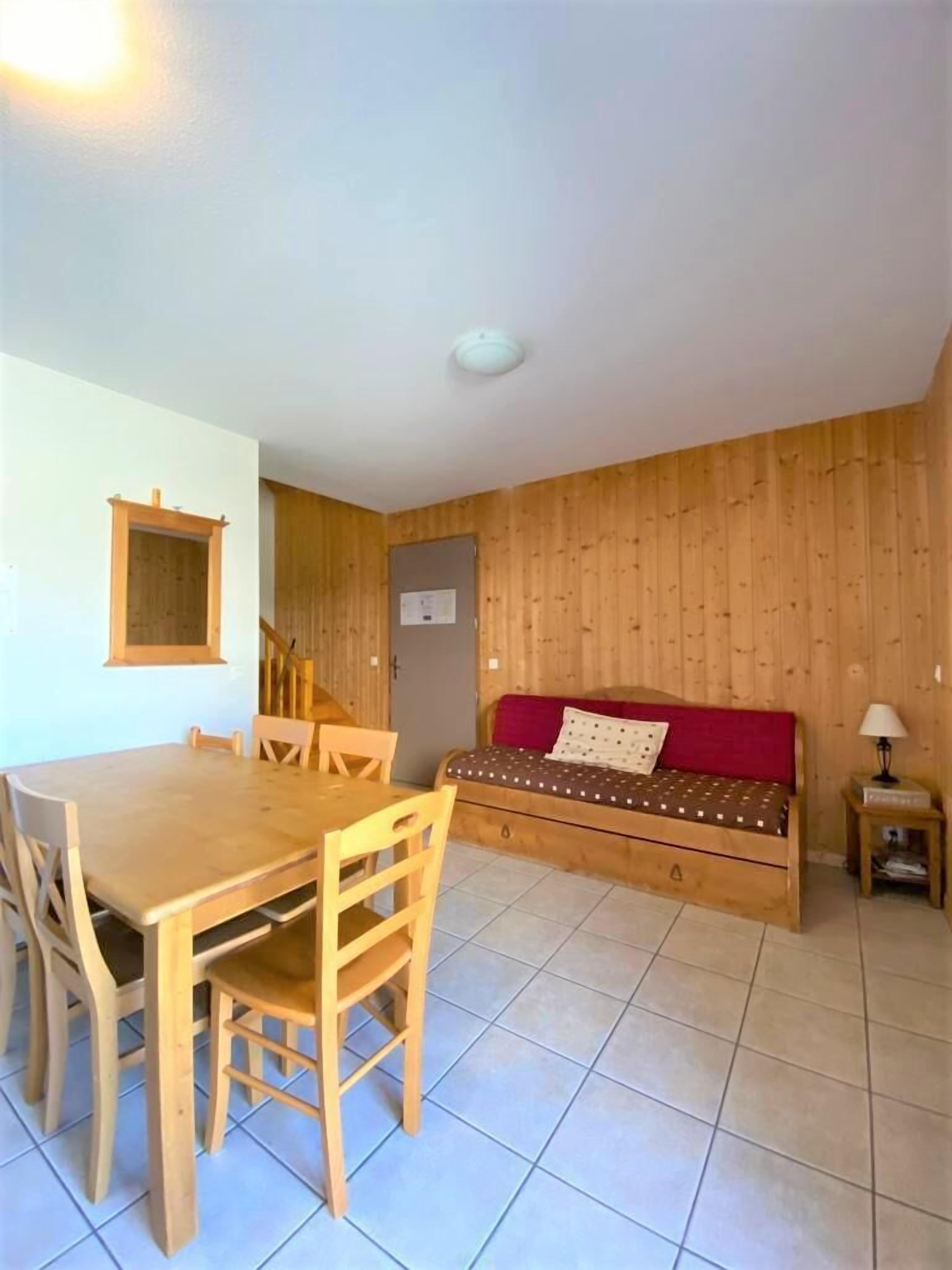 Chalet, 350m From Ski Slopes, View Mountain, Fitness, Terrace, Parking, Tv, Ski Locker, 43m² - Alps