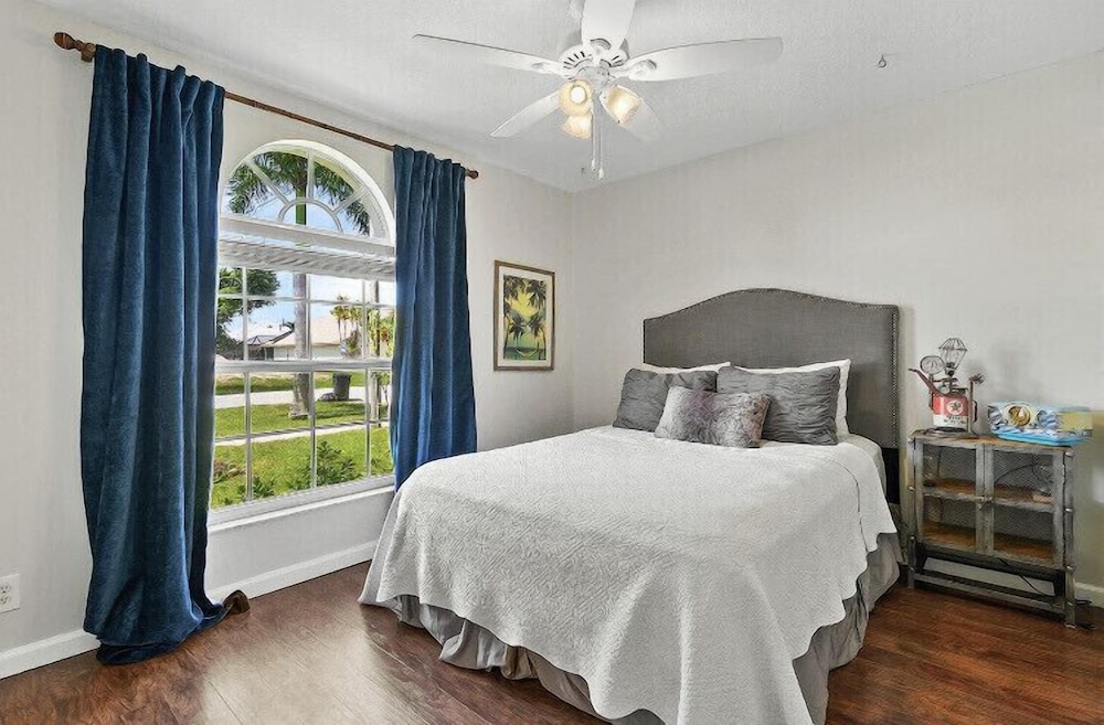Jupiter, Florida Coastal Retreat - Jupiter, FL