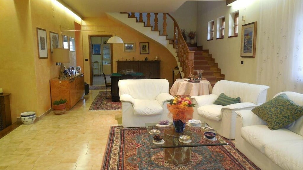 Villa Pina. Magnifique Villa Avec Parc - L'Aquila