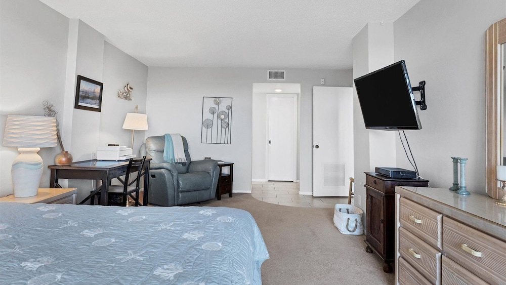 Perfect 2 Bedroom Apartment On The Anchorage, Siesta Key Apartment 1020 - Siesta Key, FL