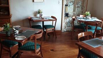 Pequeno-almoço preparado no momento diário (110.00 ZAR por pessoa)