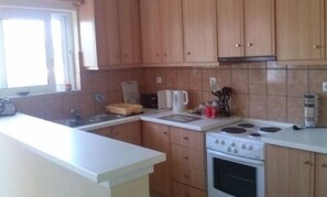 Vila, várias camas, para não fumantes, acesso à piscina | Cozinha privada | Geladeira grande, micro-ondas