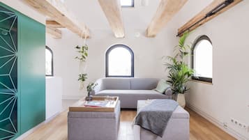 Apartamento Premium, vista para o rio (1) | Sala | TV de ecrã plano