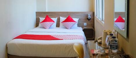 Quarto casal luxo | Escrivaninha, Wi-Fi de cortesia, roupa de cama