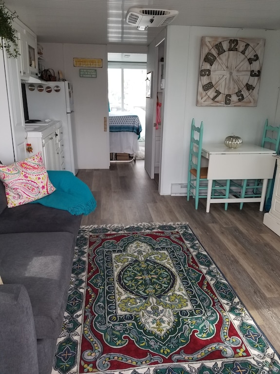 Charlestown Houseboat Walk To Attractions Be Rocked To Sleep - Boston, MA