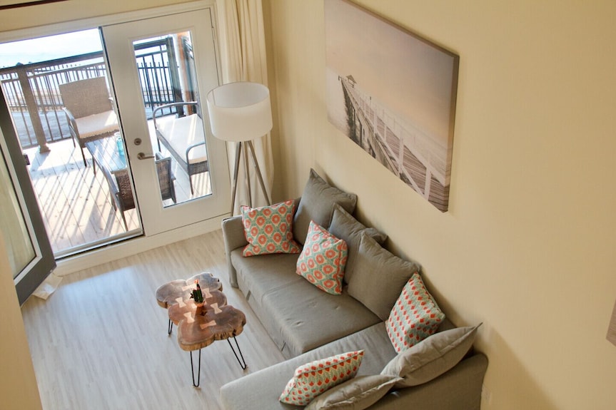 3 Bedroom Waterfront Blue Mountain Loft, Heated Pool - Collingwood