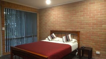 Quarto Deluxe, 1 cama queen-size, vista para o pátio | Terraço/pátio interior