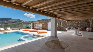Villa, 4 quartos, piscina privativa, vista para o mar | Terraço/pátio interior