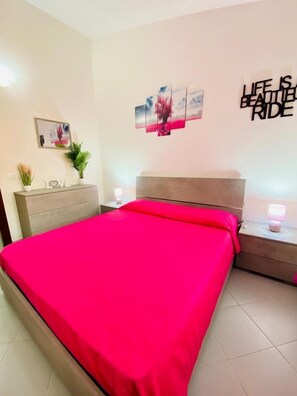 Apartamento, 2 quartos | 2 quartos, individualmente decorados, individualmente mobiliados