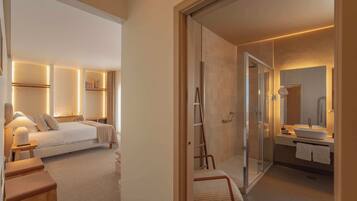 Quarto Familiar, Vista para a cidade | Minibar, cofre no quarto, cortinas/cortinados opacos