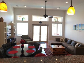 TV de ecrã plano, Netflix, Hulu, colunas inteligentes 