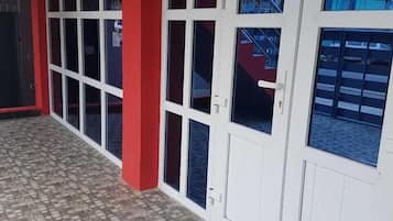 Entrada do alojamento