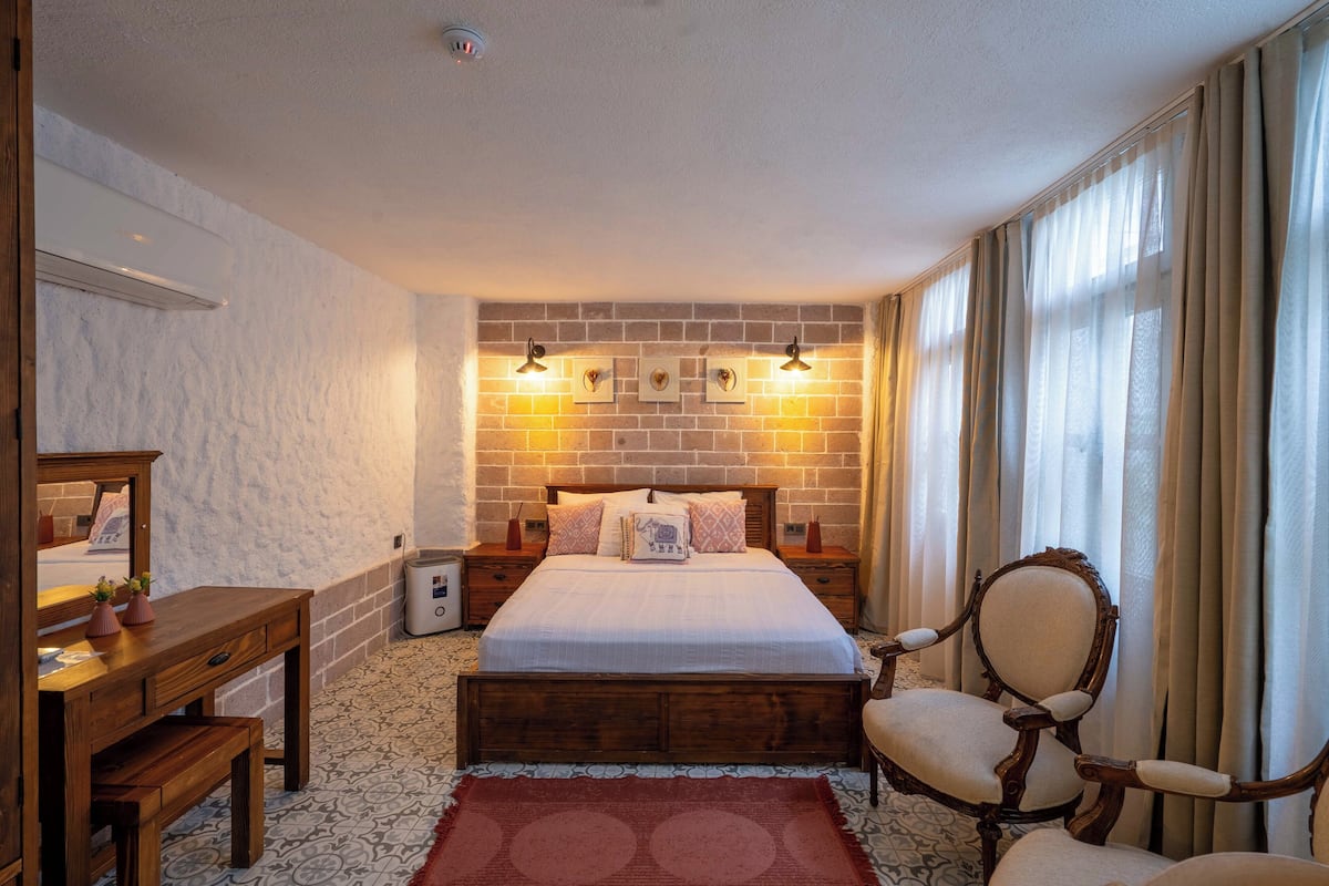 Quarto quádruplo família | Quartos à prova de som, Wi-Fi de cortesia, roupa de cama