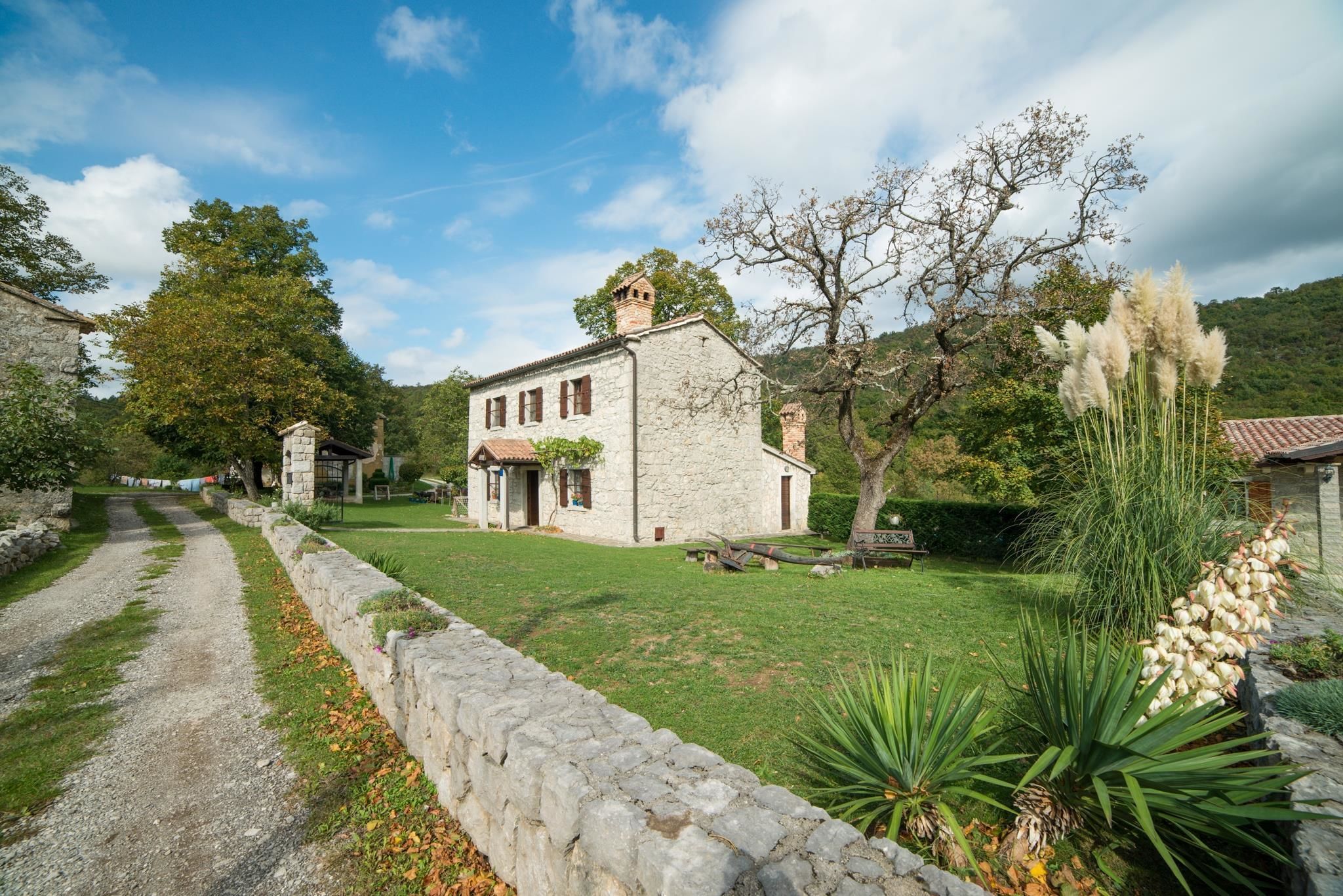 Villa, várias camas | Terrenos do alojamento