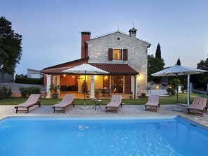 Villa, várias camas | Piscina exterior
