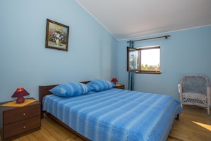Villa, várias camas | Cozinha privada | Um forno, uma placa de cozinha, uma máquina de lavar louça 