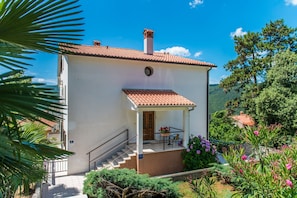 Fachada da propriedade