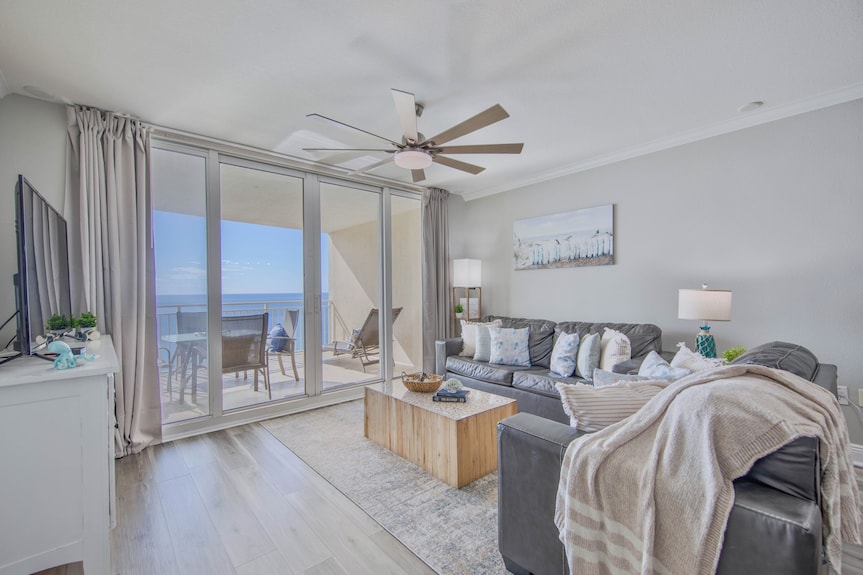 Emerald Beach Penthouse #2525 2br+3 Bunks 2 Ba Remodeled Summer Deals - Panama City Beach, FL