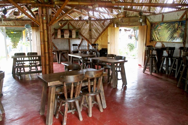 Café da manhã completo grátis todos os dias