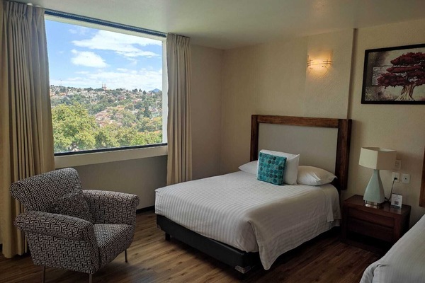 Cofre com capacidade para portátil, secretária