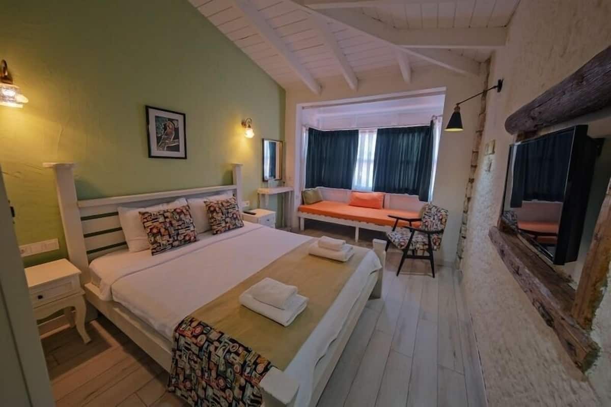 Quarto Nobre | Minibar, cortinas/cortinados opacos, quartos insonorizados
