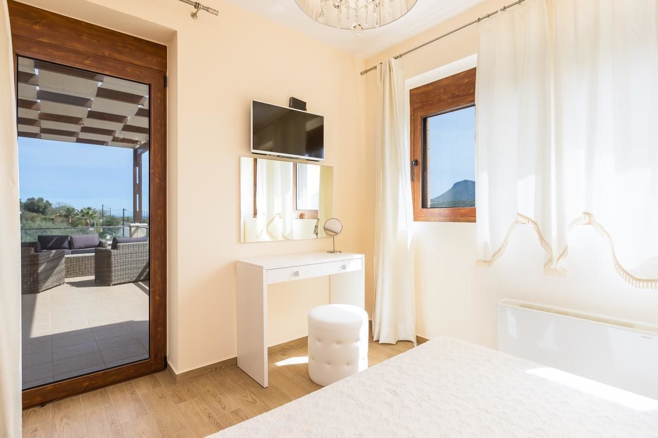 Vila, várias camas | Cofres nos quartos, quartos à prova de som